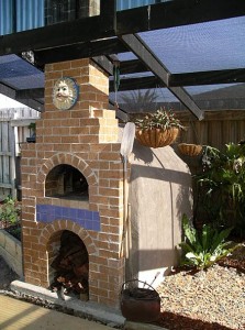 Insulating tiles under fire bricks floor